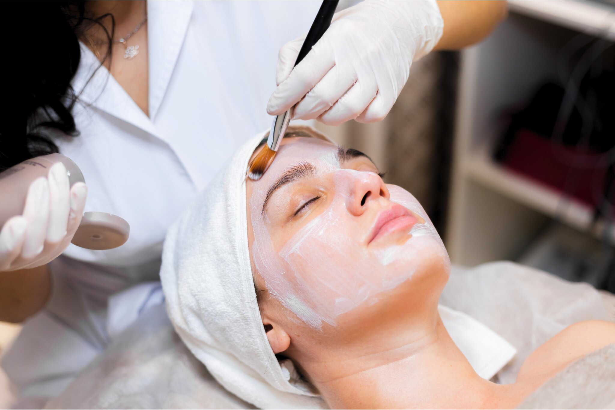 Mengenal Lebih Dekat, Apa itu Beautician? - Foto Produk Katalog